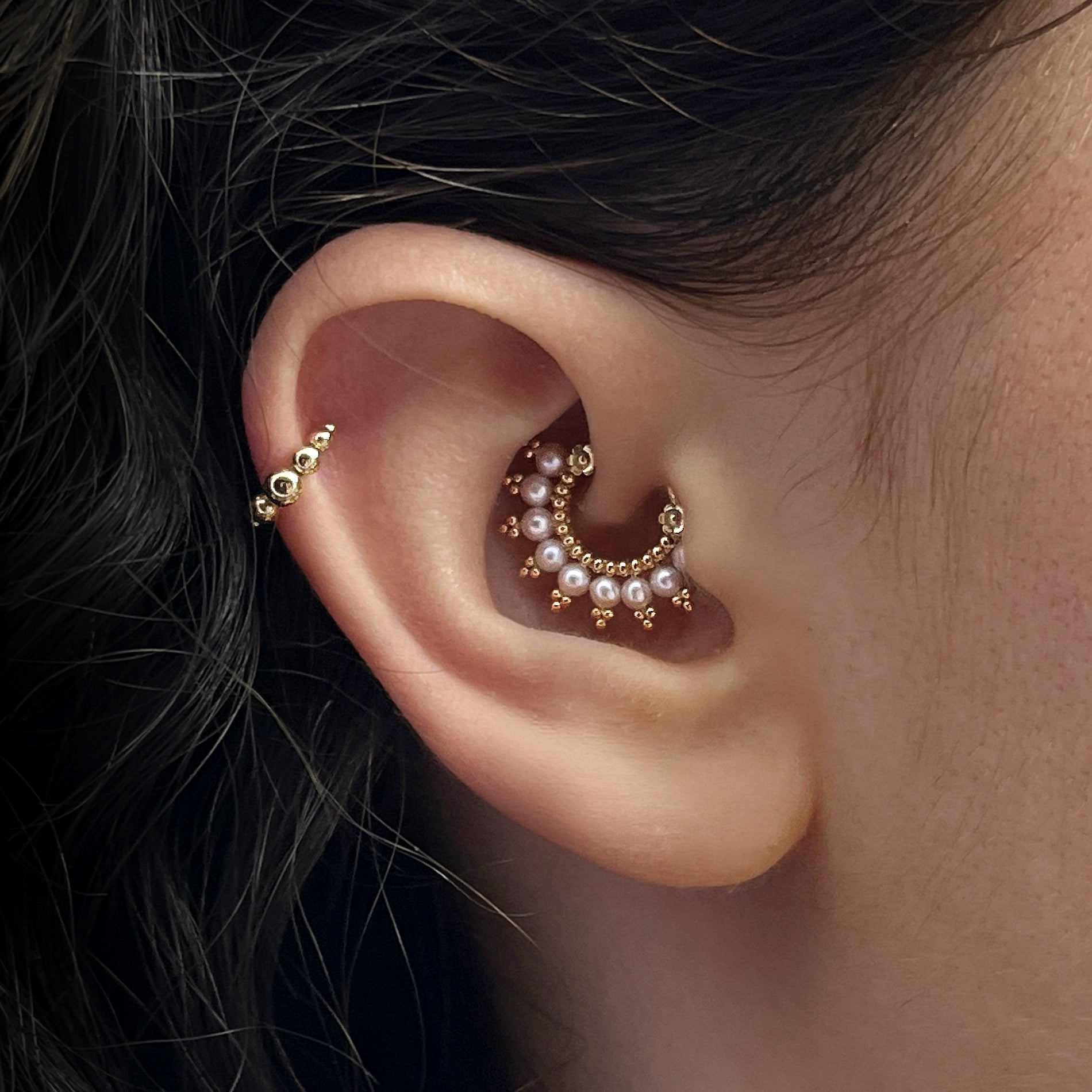 18k yellow gold piercing ring with continuous row of beads ...