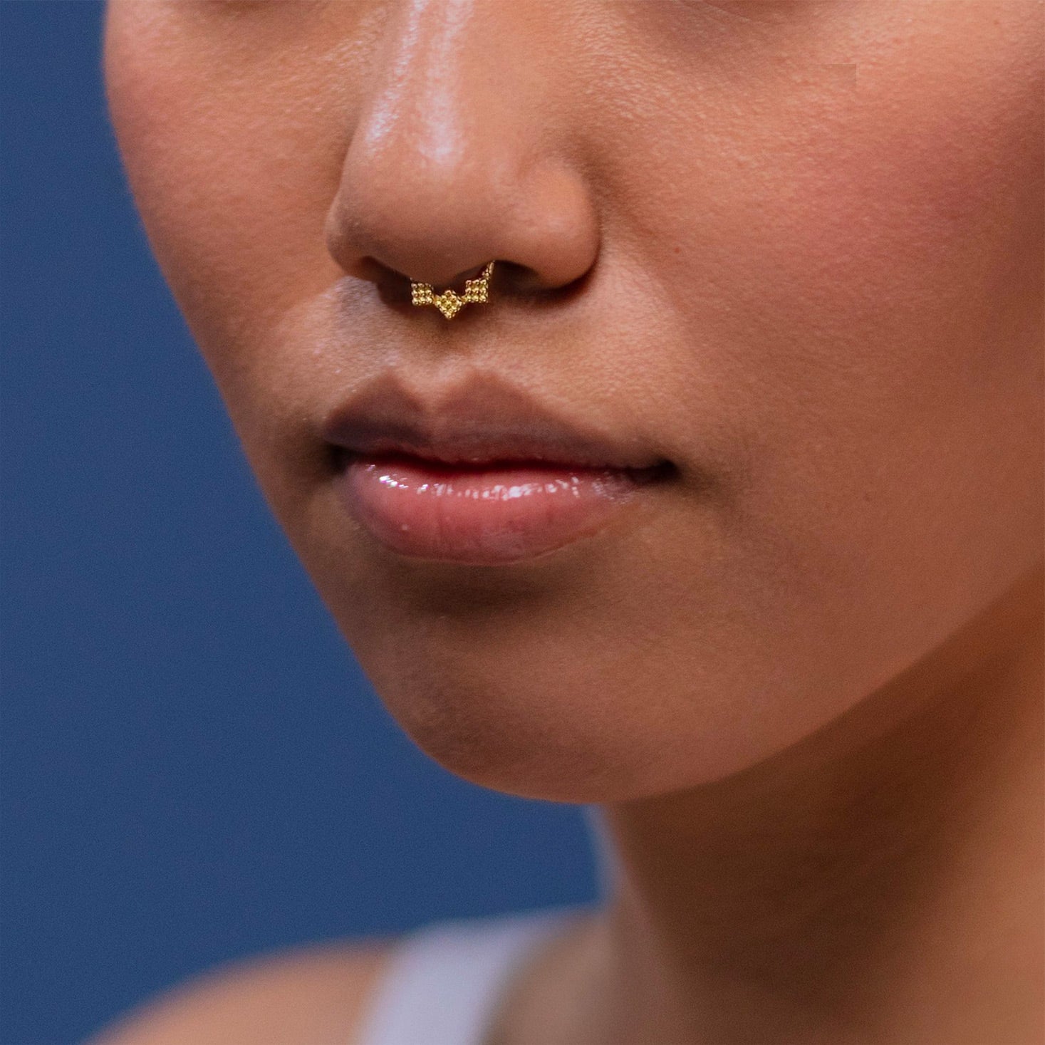 Front-facing diamond-shaped 18k yellow gold piercing ring with beads ...