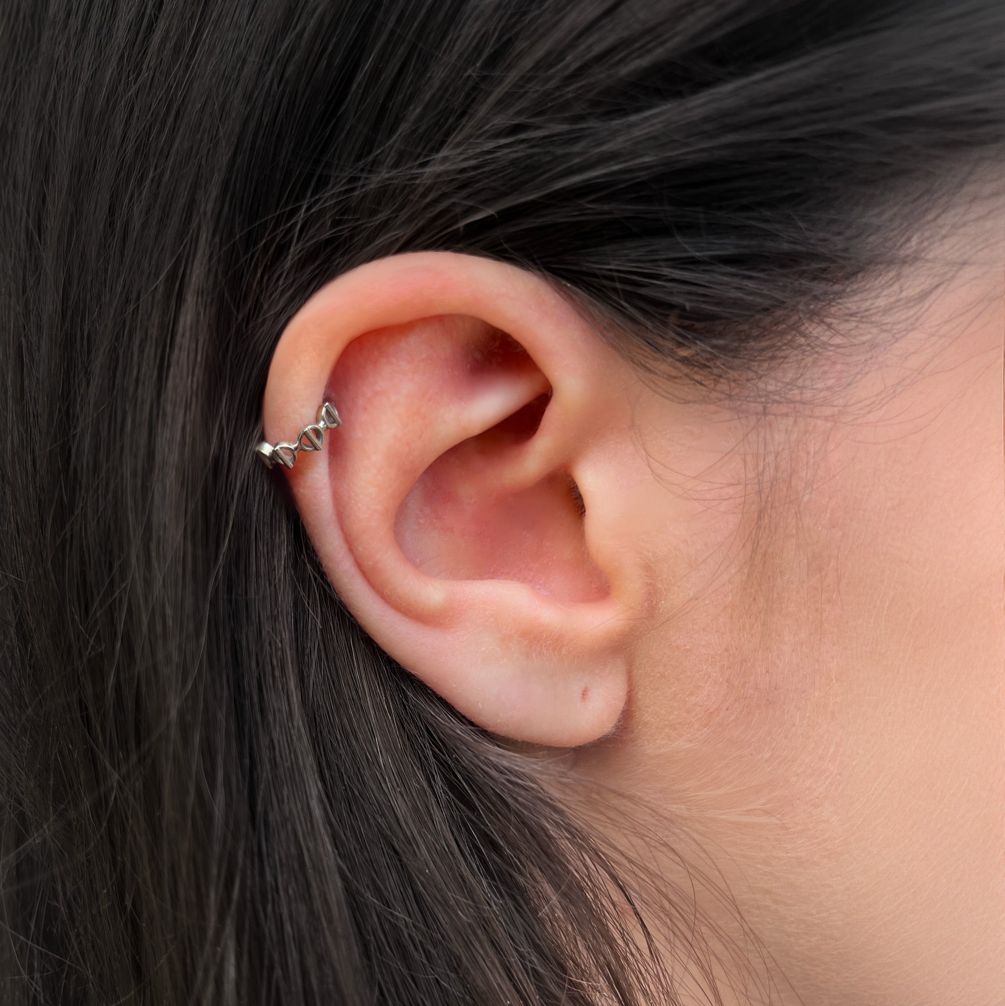 Chain piercing ring with stylized round links in 18k yellow gold ...